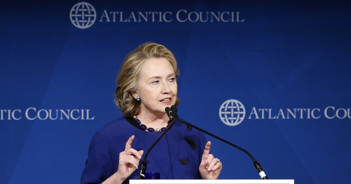 Hillary Clinton makes Twitter debut