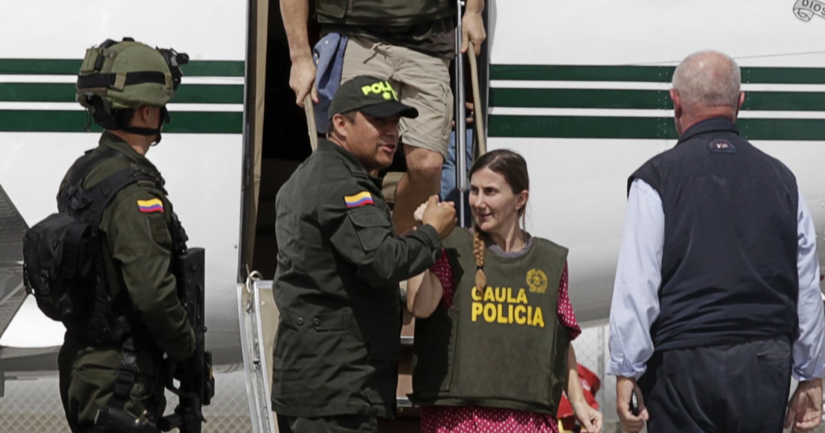 Colombian police rescue two kidnapped Spanish tourists