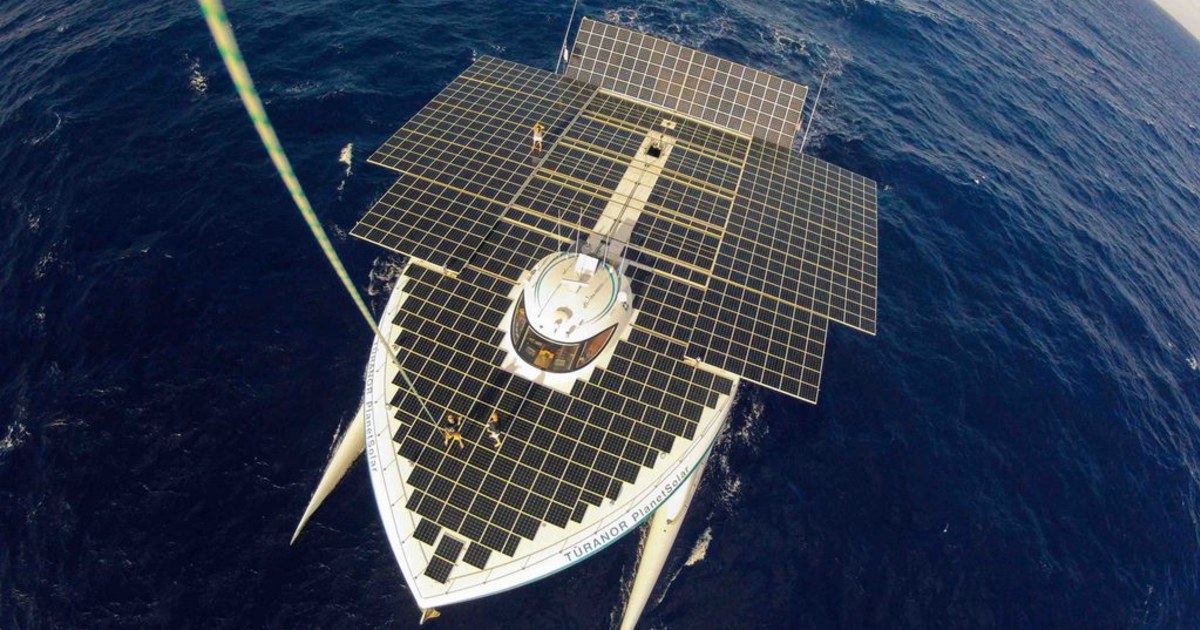 World's largest solar boat docks in NYC