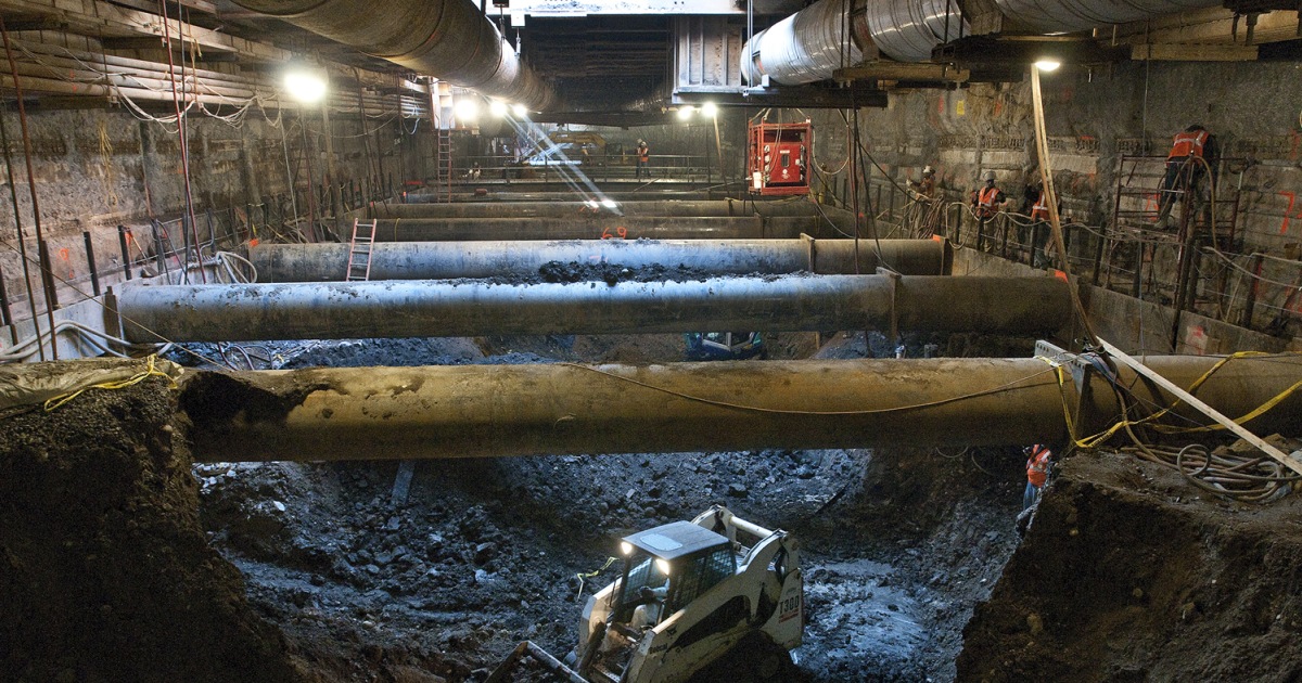 Photographer documents subway construction nine stories below Manhattan