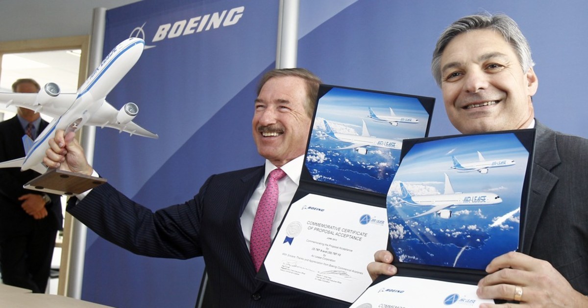 Plane war pits Boeing's new Dreamliner vs. Airbus A350