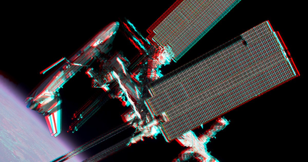 See the ultimate space shot in 3-D