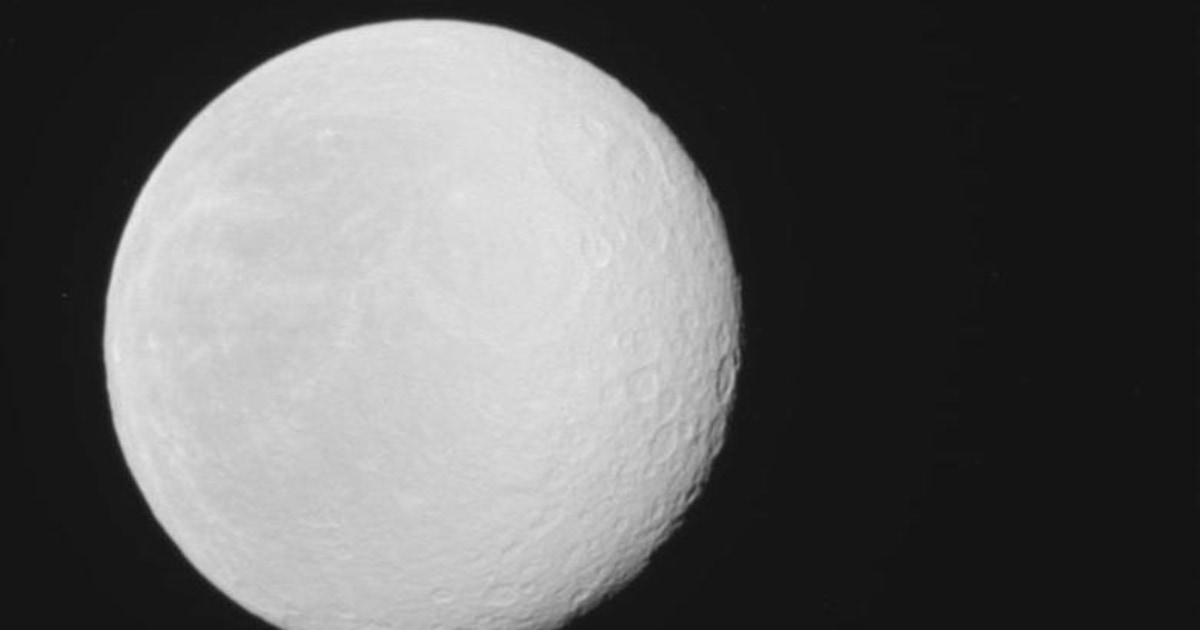 It's a Saturnian moonapalooza!
