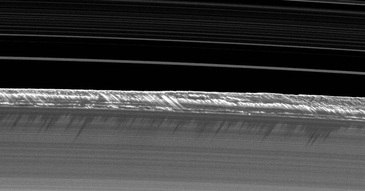 This is how Saturn's rings roll