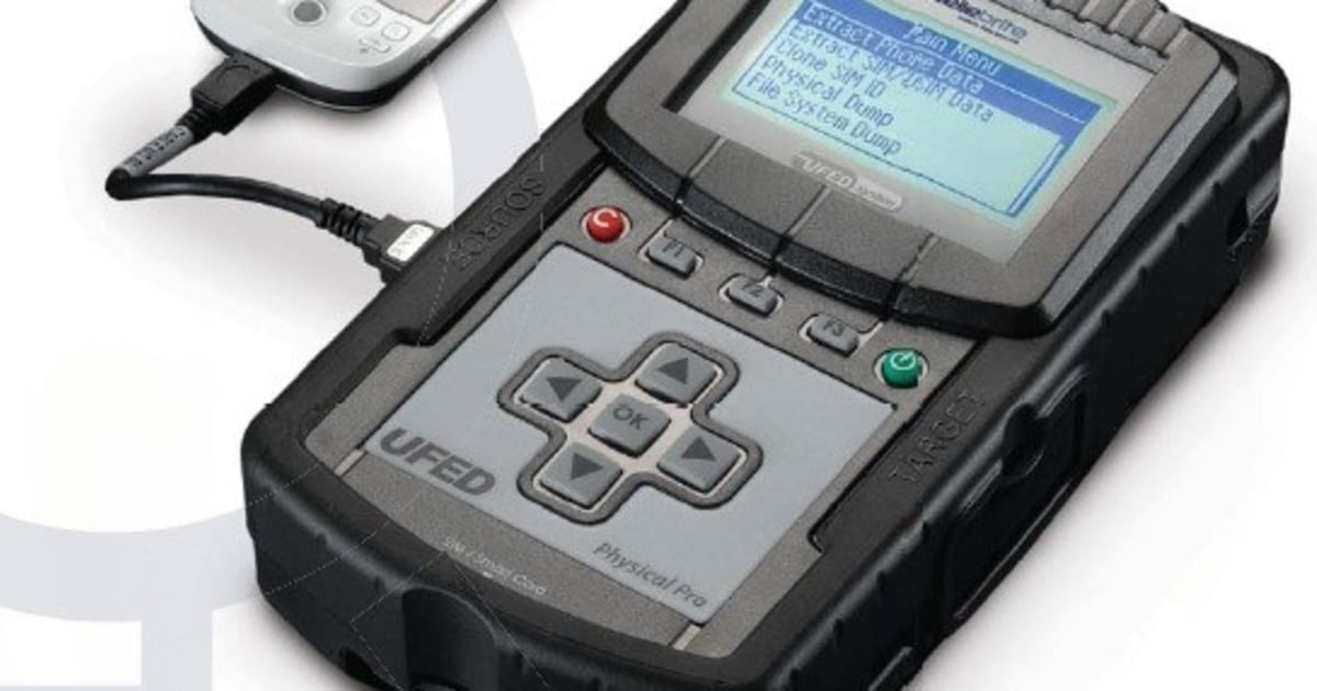 Gadget gives cops quick access to cell phone data