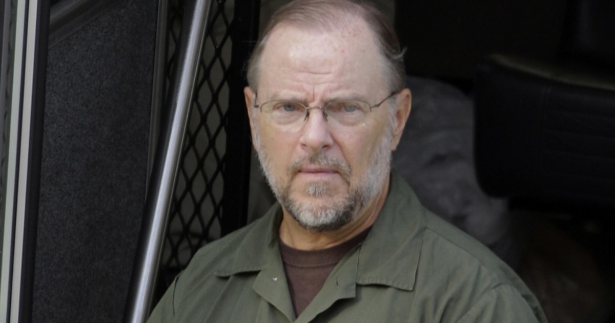 Former Enron CEO Jeffrey Skilling gets prison sentence cut