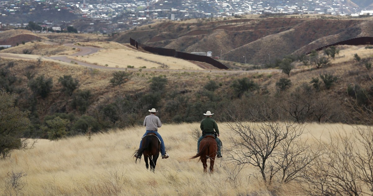 US Border Patrol "Ranch Liaisons" ride with Arizona ranchers to discuss ...