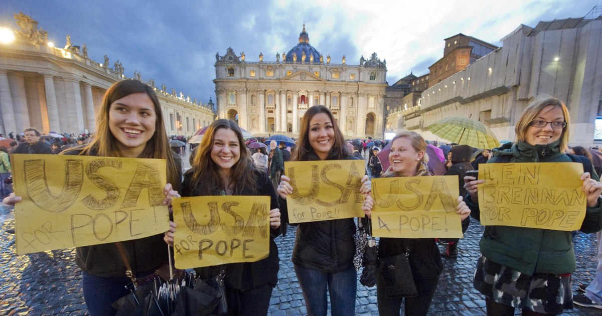 'Smoke watch' draws Americans in Rome