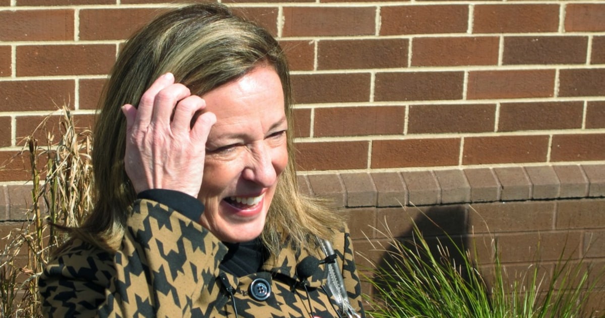 All politics is local: Colbert Busch culls GOP support from friends