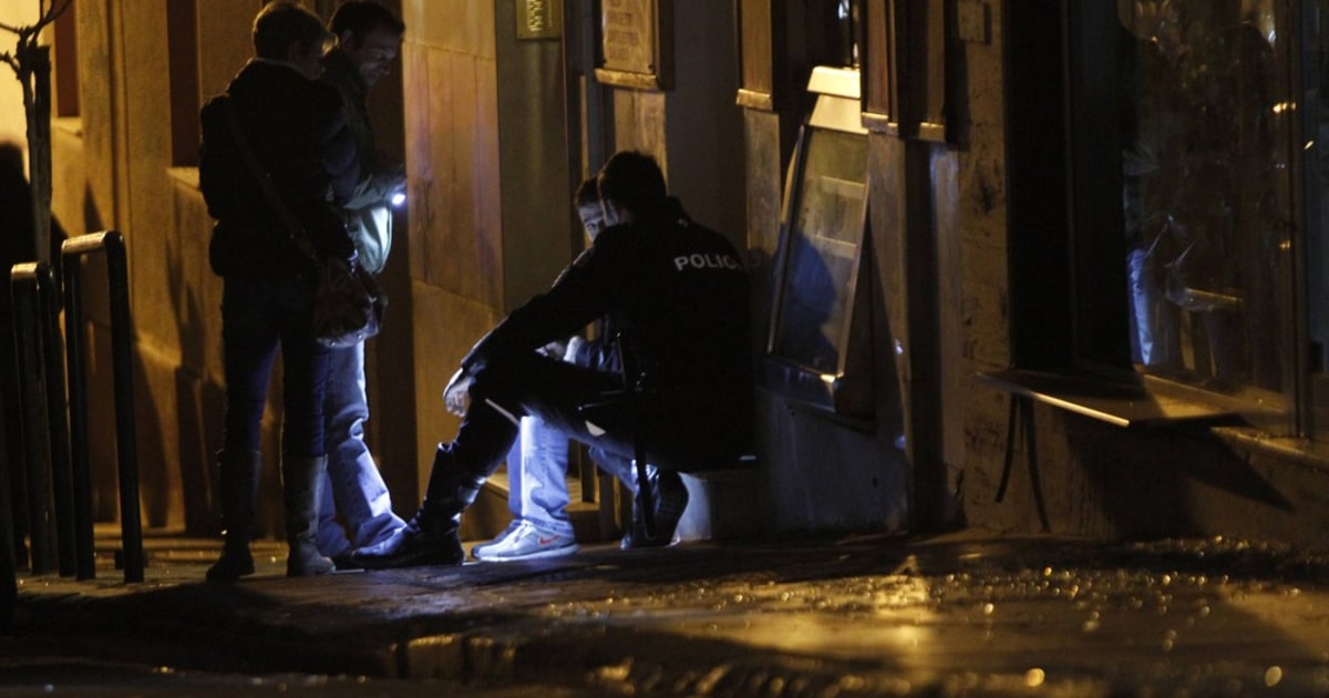 Bomb near Acropolis shakes central Athens