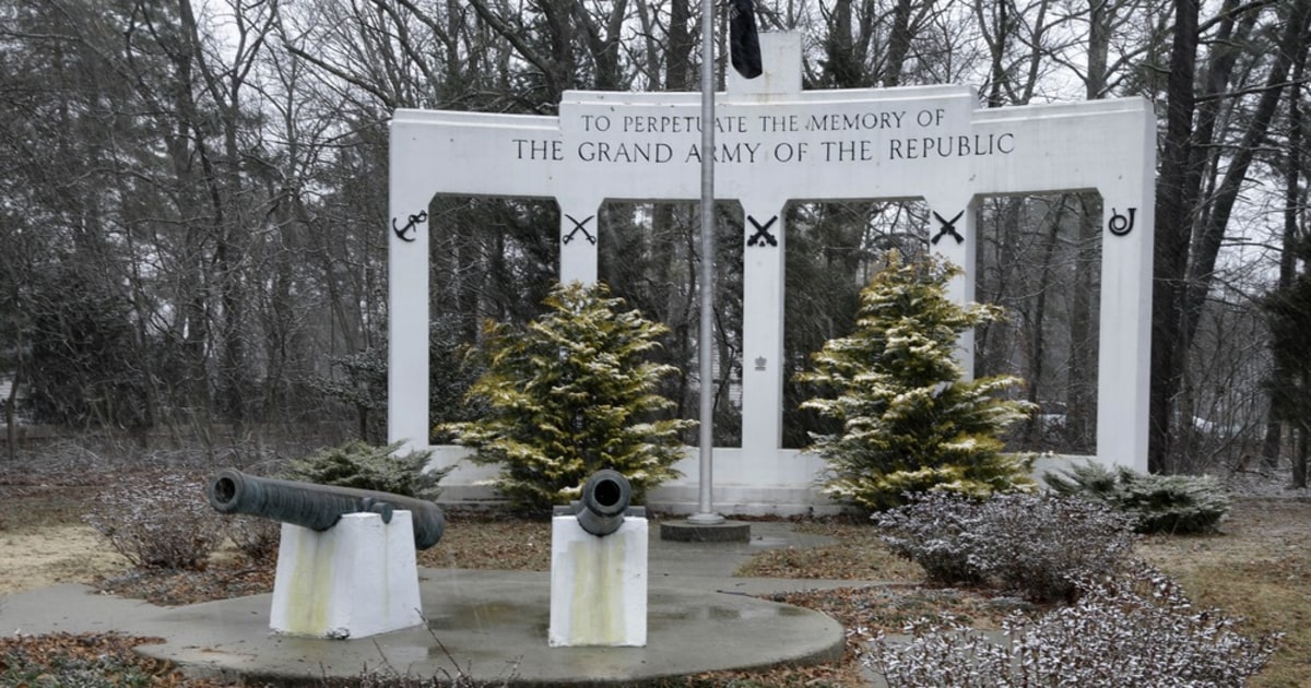 Forgotten US airship crash recalled 80 years later