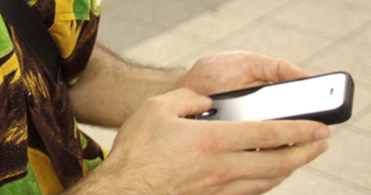 CU L8TR: Text messaging declines in US