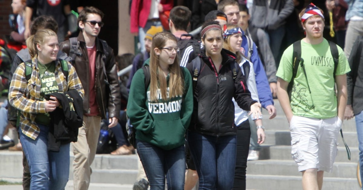 Study: Low-income students get less merit aid than wealthier classmates