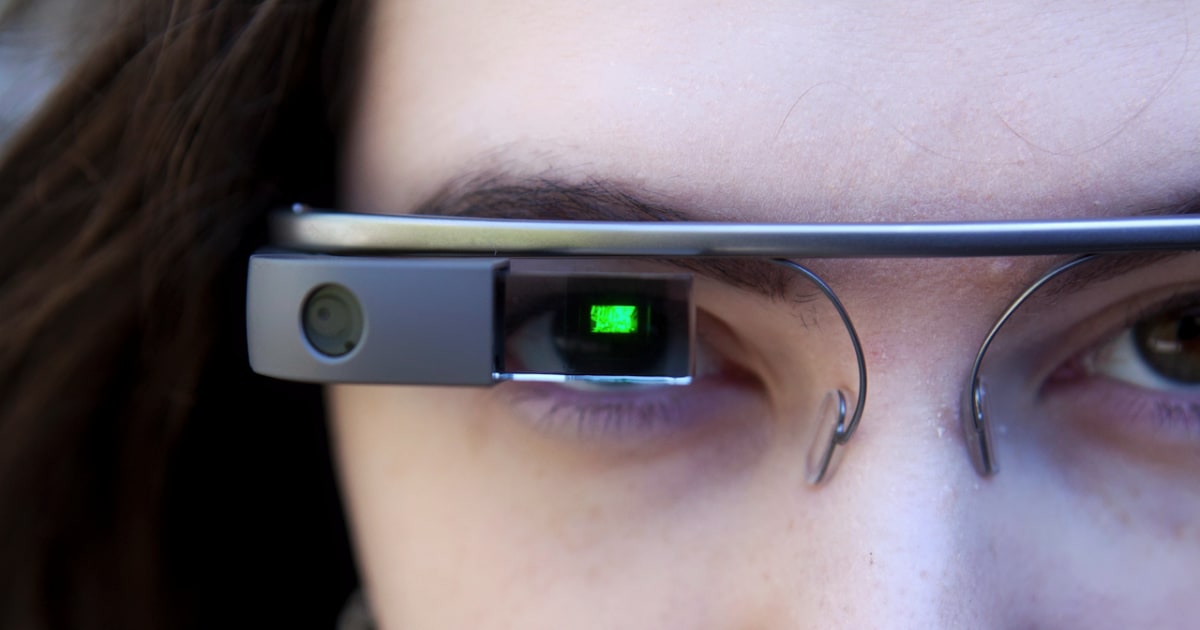 Google Glass gets apps for Facebook, Twitter, Tumblr and more