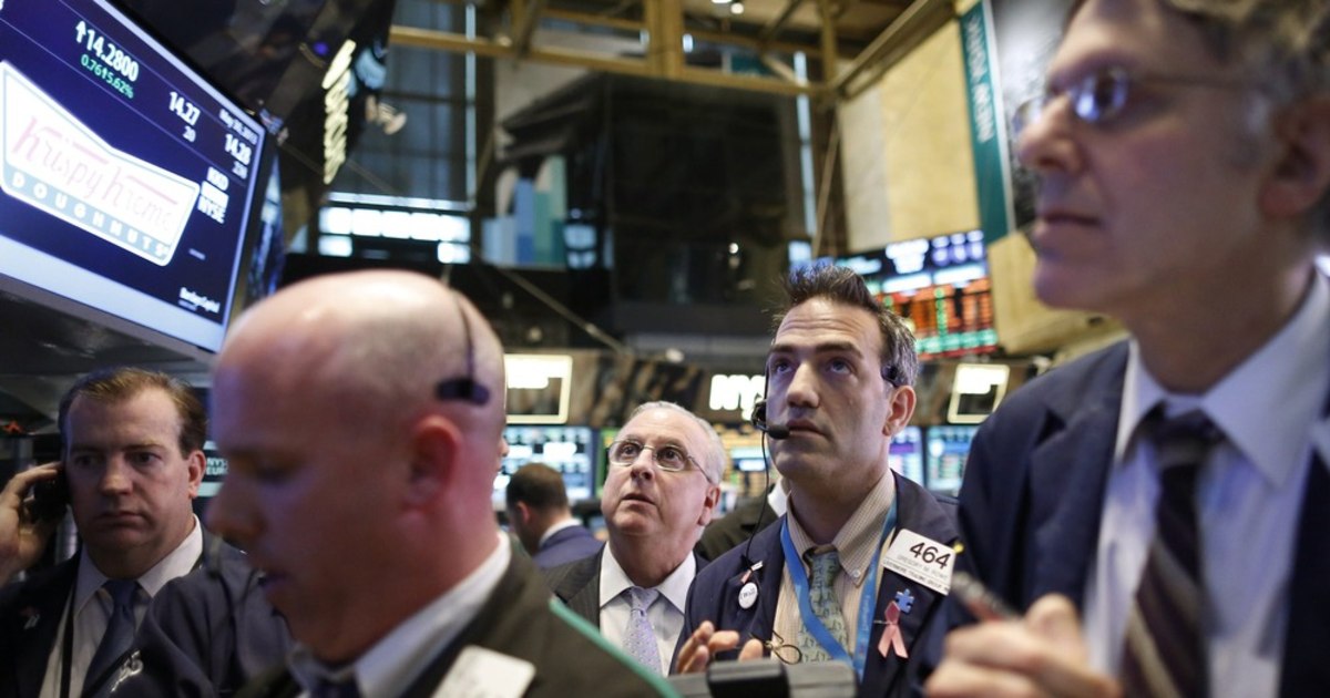 Stocks close with big drop; Dow tumbles 200 points on uncertainties