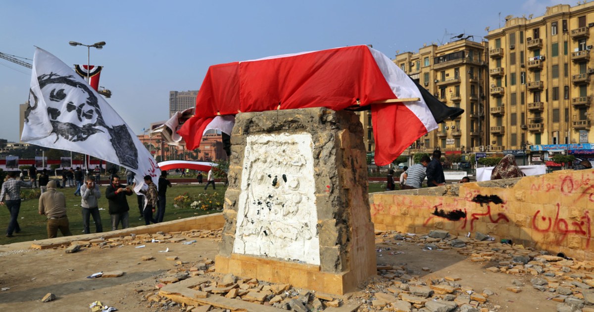 Protesters hit Egypt's Tahrir Square on anniversary of deaths