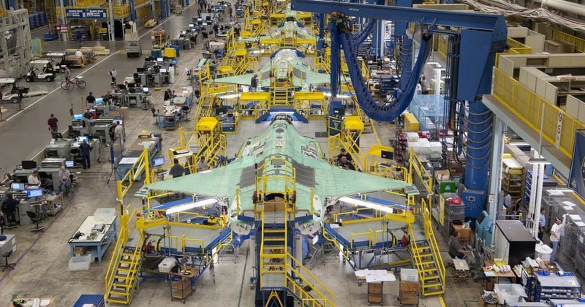 Lockheed Martin, others to send workers home over government shutdown