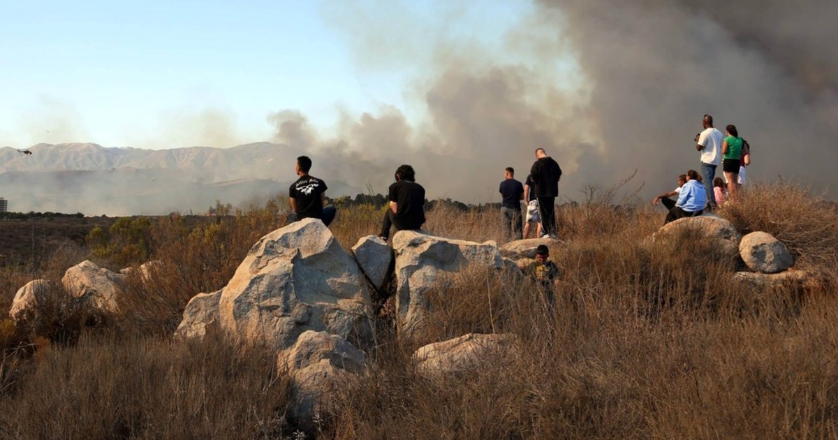2,500-acre wildfire near Camp Pendleton is cooled by winds