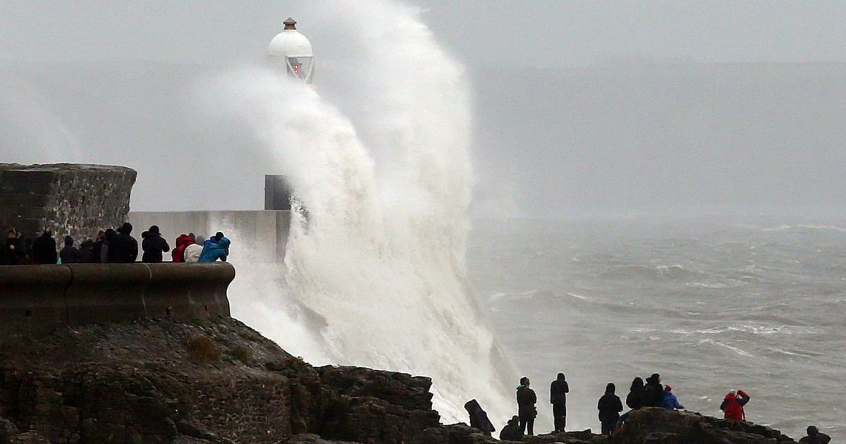 Hurricane-force 'St. Jude' storm to hit Britain at rush-hour ...