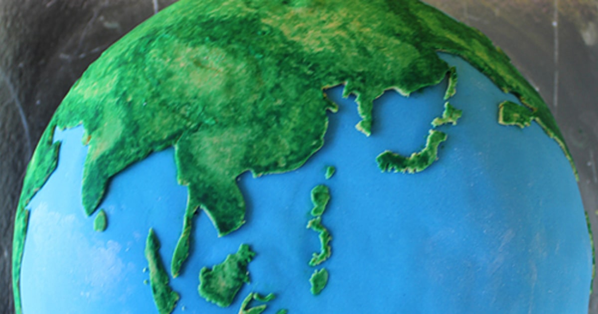 Baker creates confectionary planets -- and that's just the icing on the ...