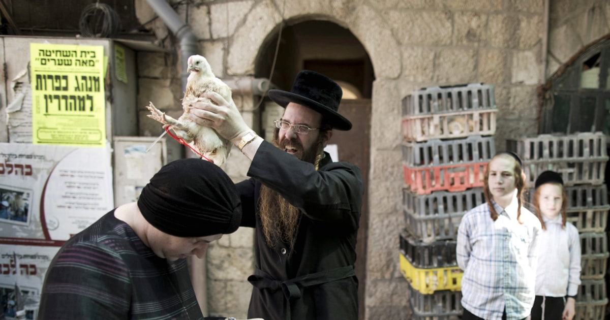 Ancient Jewish ritual performed ahead of Yom Kippur in Israel