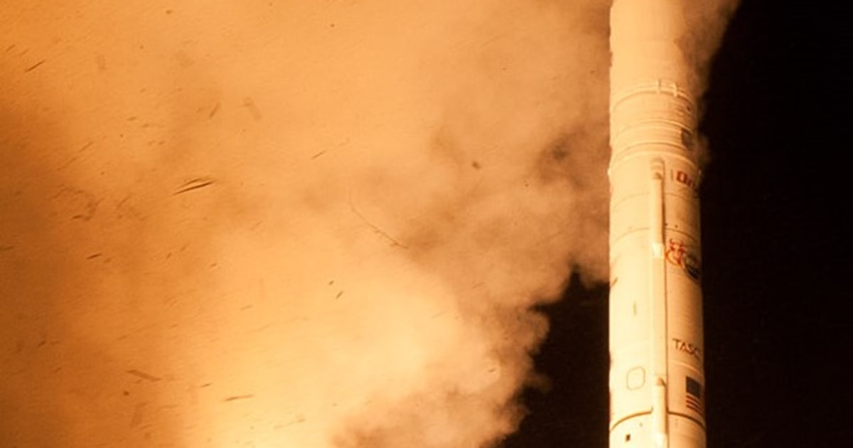 Frog pops up in NASA photo of LADEE rocket launch: Did it croak?