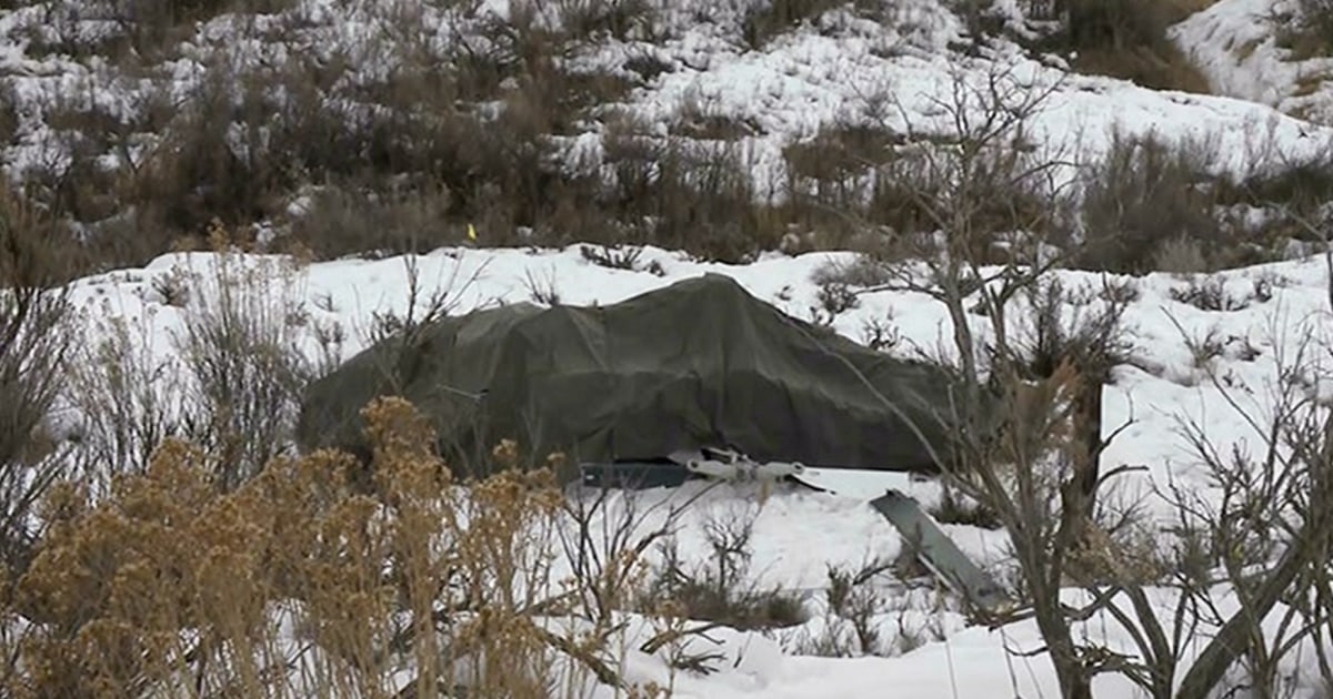 3 killed as helicopter snags power line in Colorado