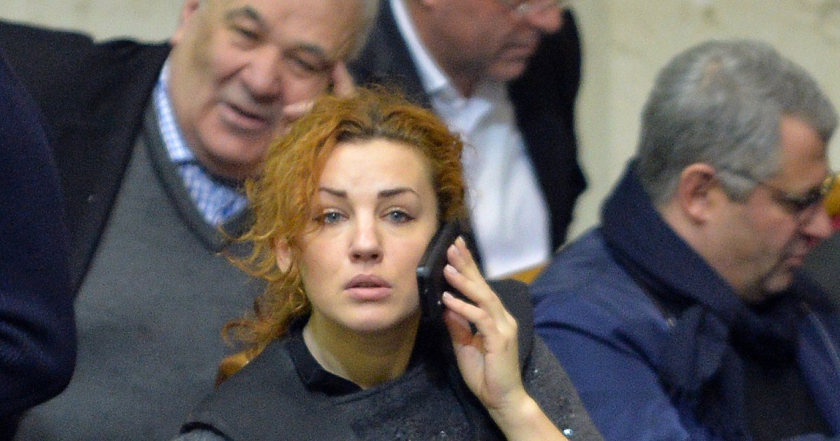 Lawmaker Wears Bulletproof Vest To Debate In Ukraine Parliament