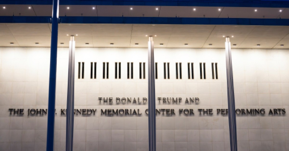 Juez ordena el retiro del nombre de Trump del antiguo Kennedy Center ...