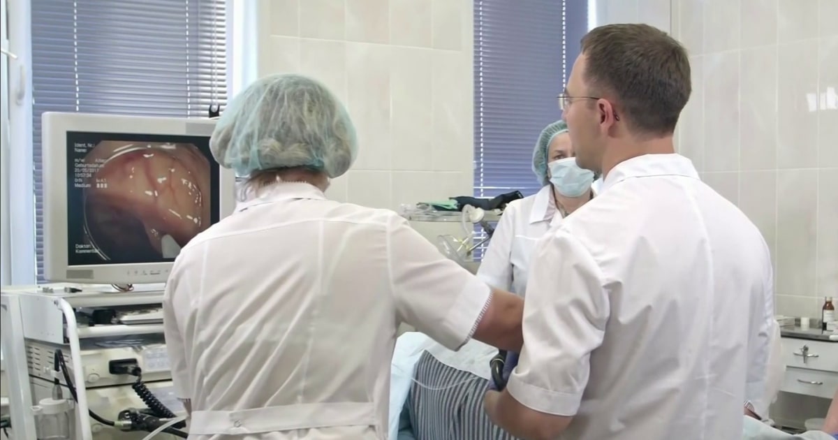 Un análisis de sangre permitirá detectar el cáncer colorrectal | Telemundo