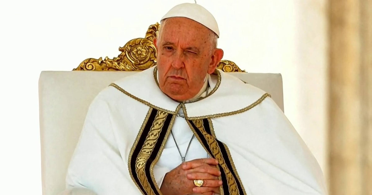 El papa habla en público por primera vez tras 20 días hospitalizado y ...