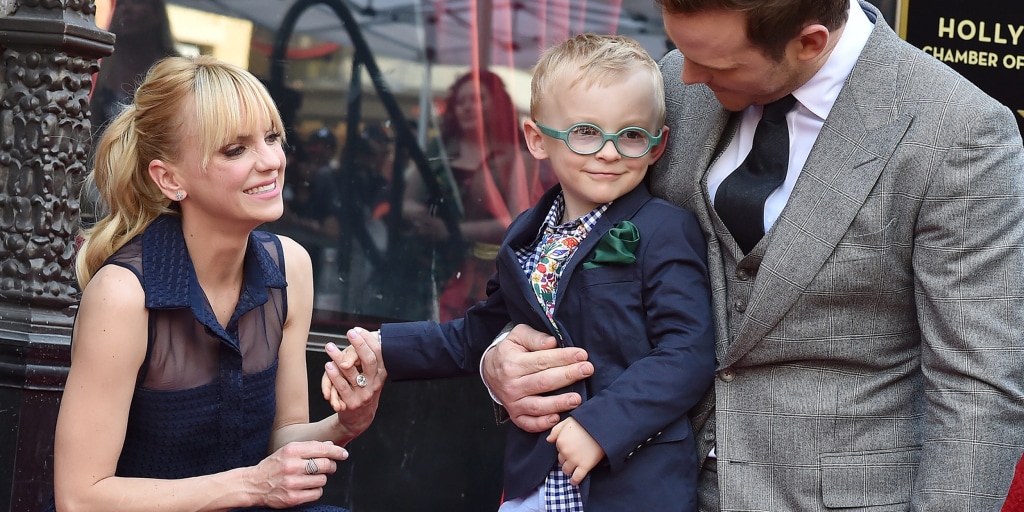 anna faris son now
