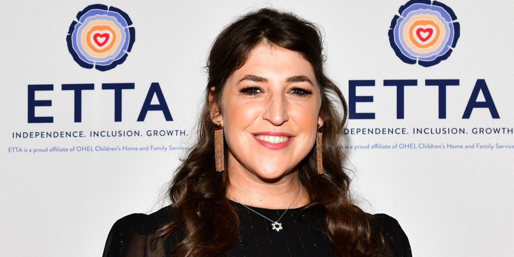 mayim bialik qualifications