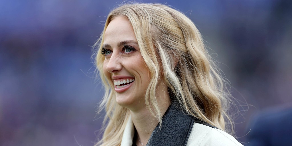 Brittany Mahomes named 2024 Sports Illustrated Swimsuit rookie: ‘I’m ...