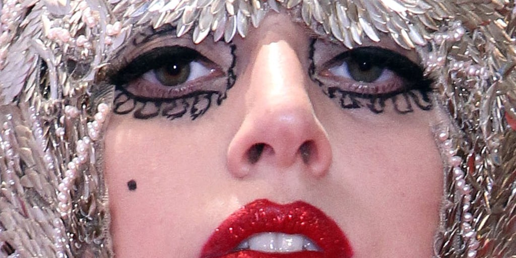 Lady Gaga Anorexic Tweet Lady Gaga Reveals Past Eating Disorder And