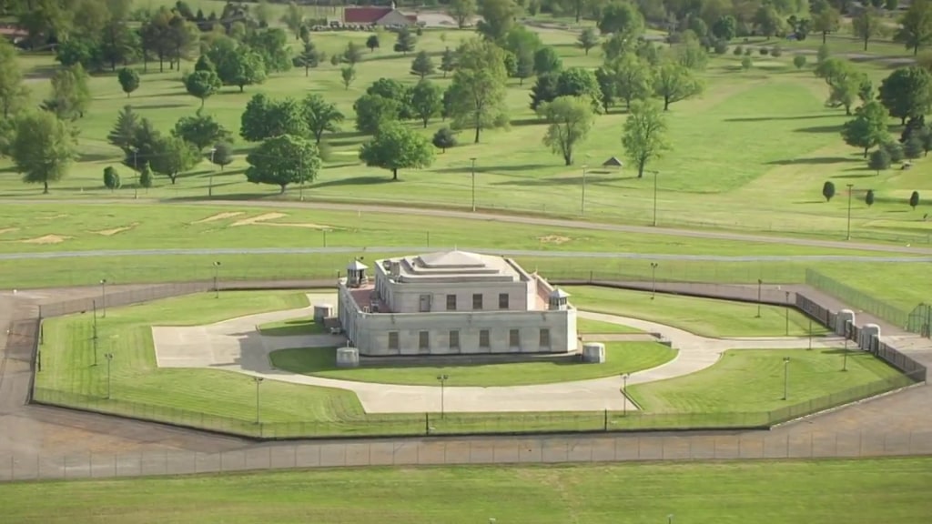 Tresor Von Fort Knox Vie Over Dixie Highway / Fort Knox, Kentucky,