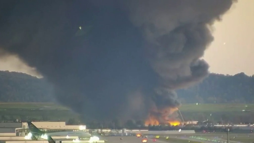 aeroplanes exploding