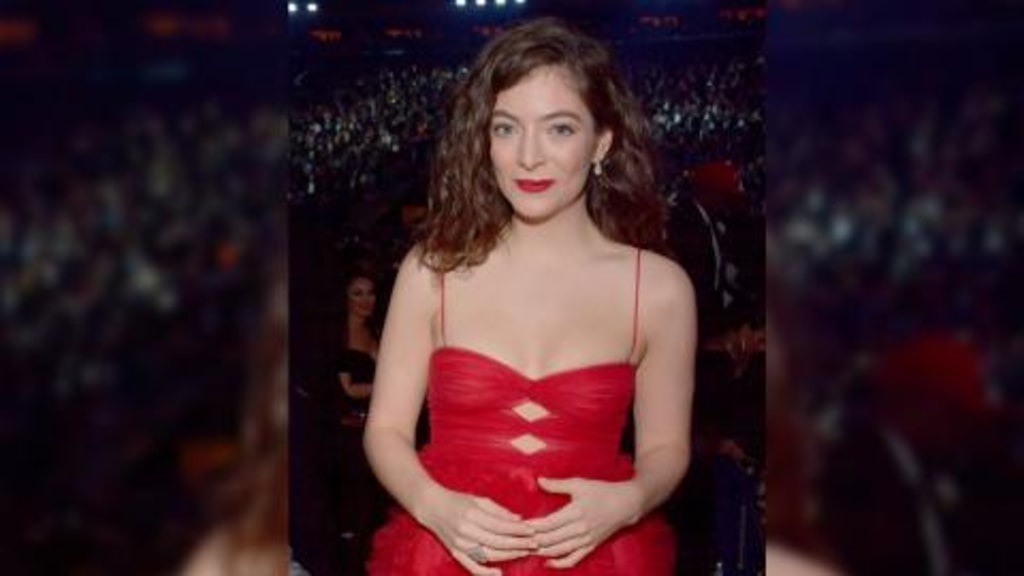 Lorde Grammys Red Carpet A Mix Of Traditional And Audacious On The
