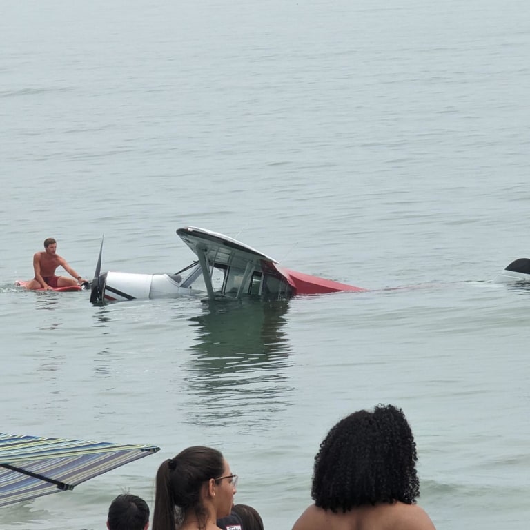 Big Plane Crash On Beach