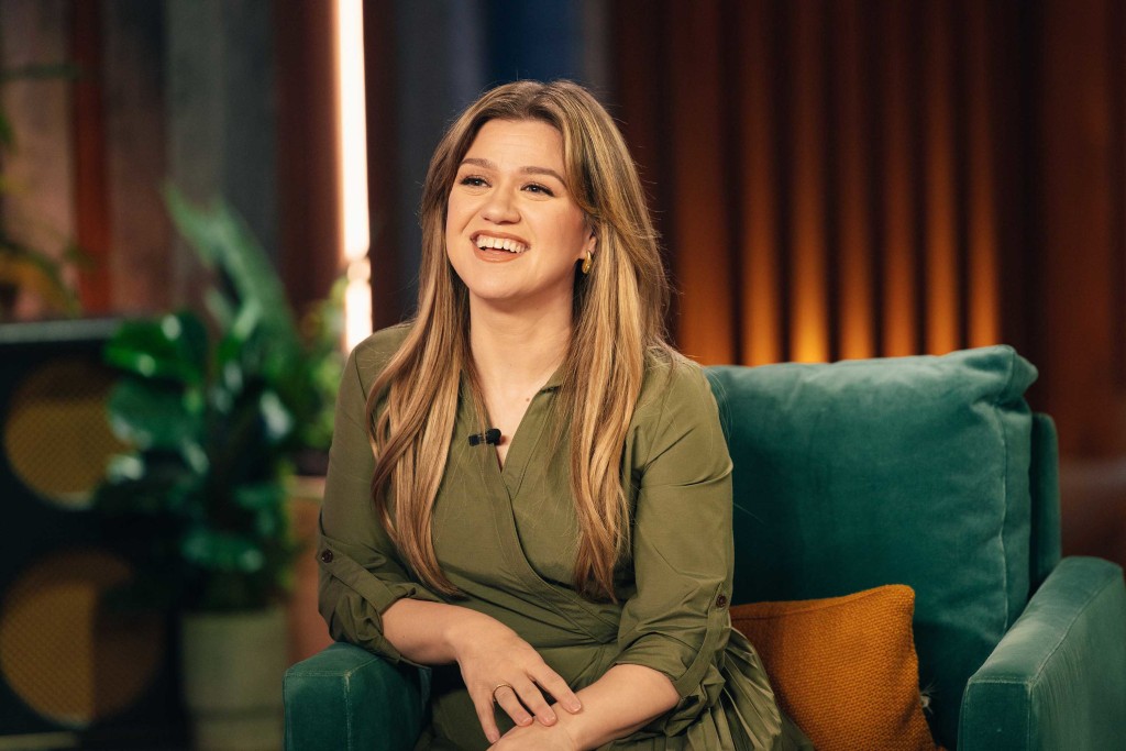 Kelly Clarkson Haircuts
