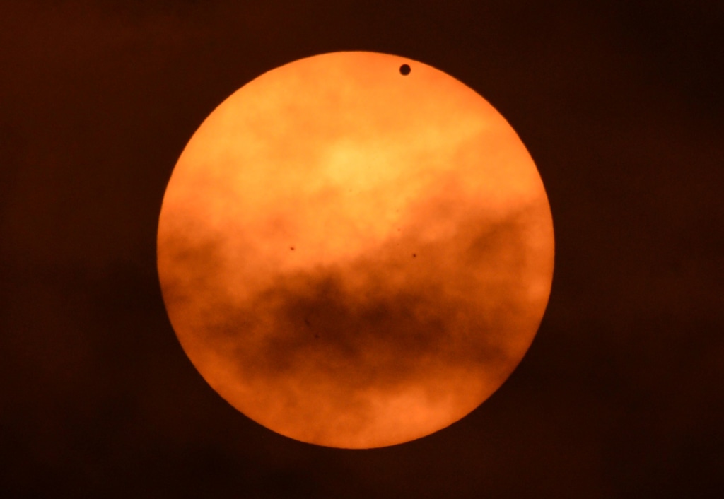 does venus ever eclipse the sun