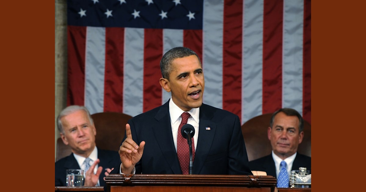 Obama strikes populist tone in State of Union
