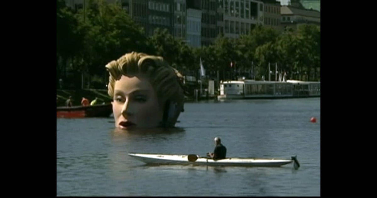 Mermaid art makes waves in Hamburg river