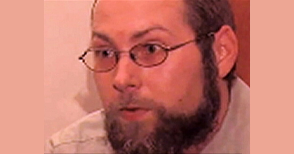 Celebrity phone hacker apologizes