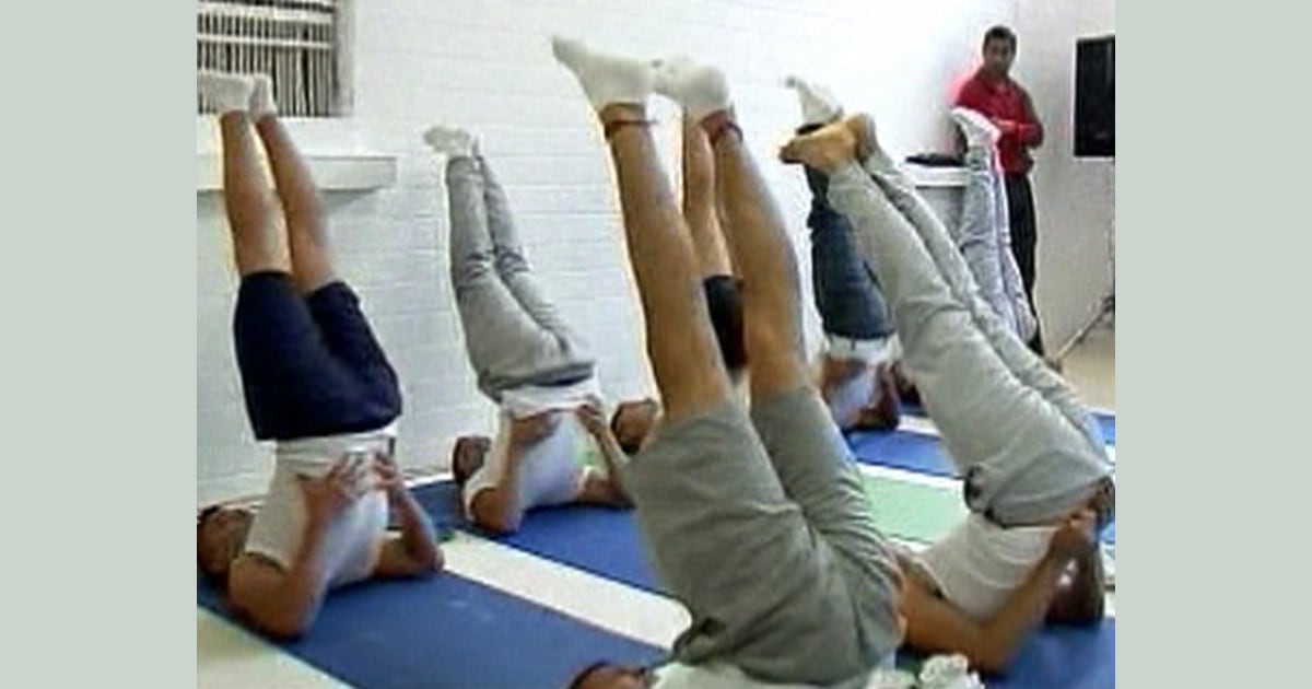 Yoga classes help inmates in Mexico
