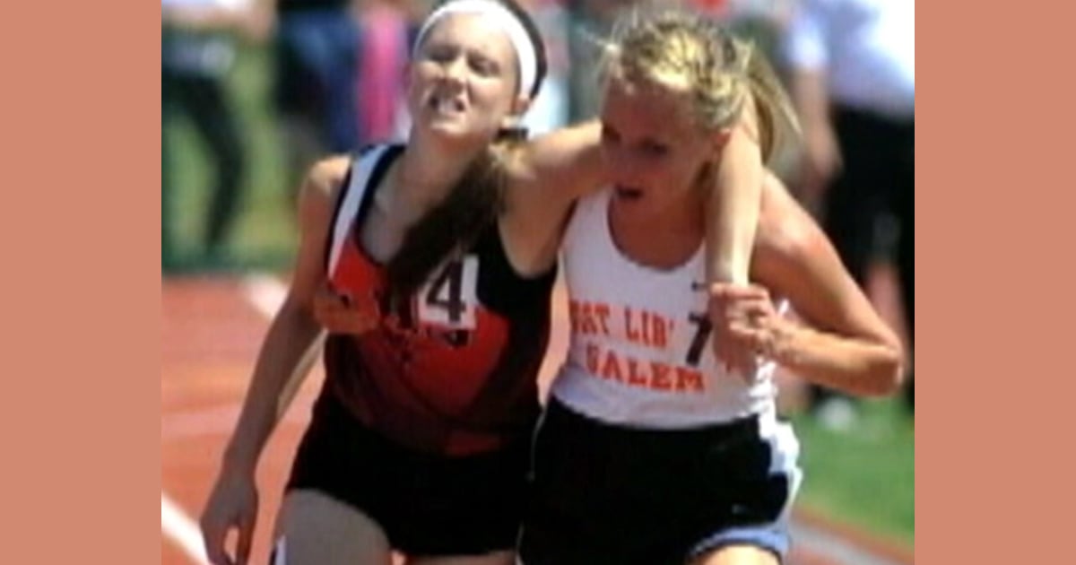 Runner helps injured competitor finish race