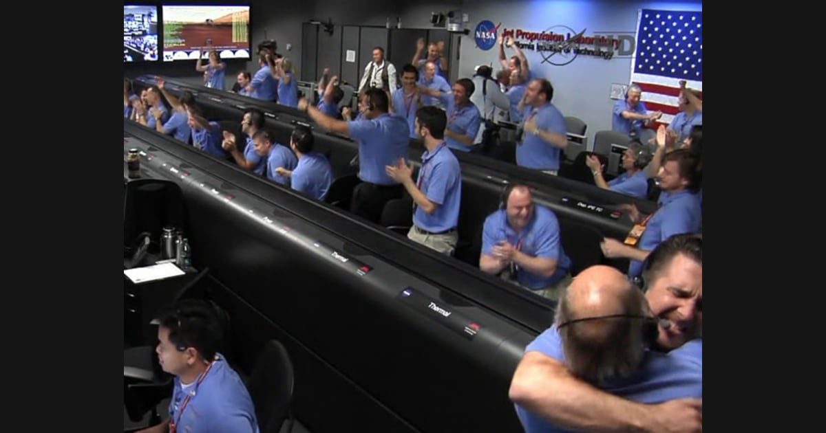 NASA scientists cheer rover landing on Mars