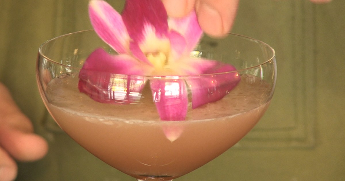 Make a vodka-based cocktail inspired by Queen Elizabeth