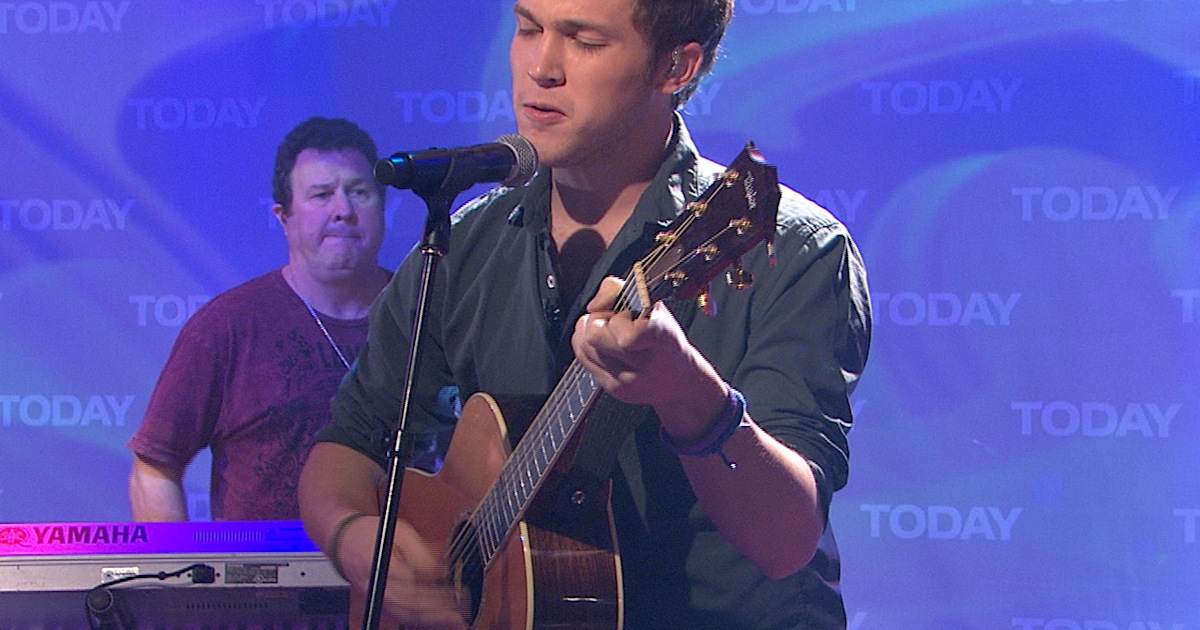 Phillip Phillips: First tour is ‘going really well’