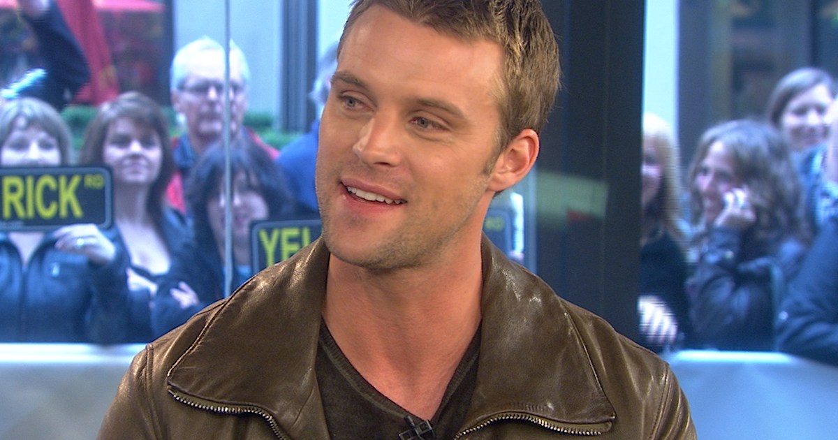 ‘House’ actor moves on to new role as sexy fireman